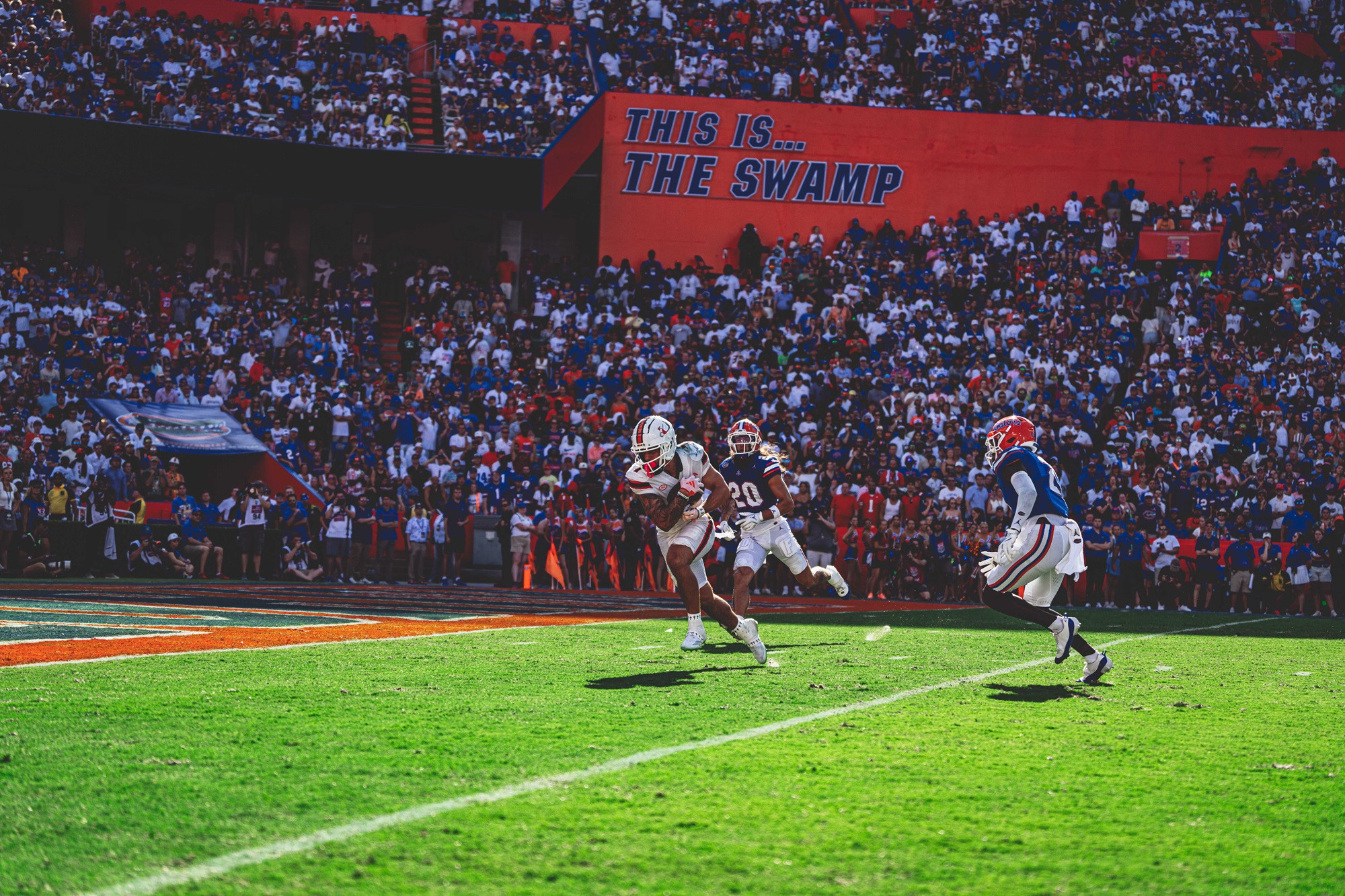 Canes Stomp Gators in Season Opener – University of Miami Athletics